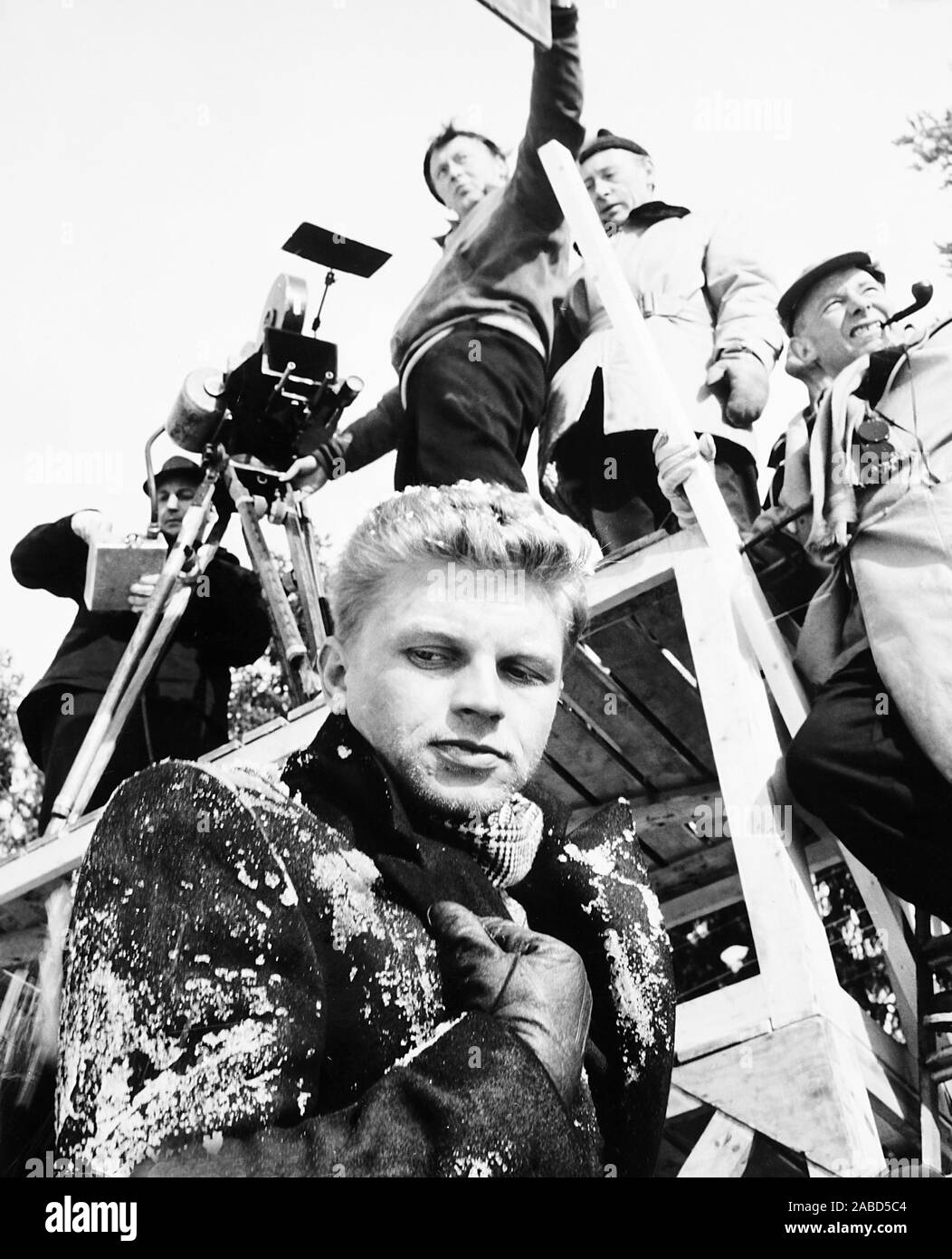THE ONE THAT GOT AWAY, Hardy Kruger (front), director Roy Ward Baker ...