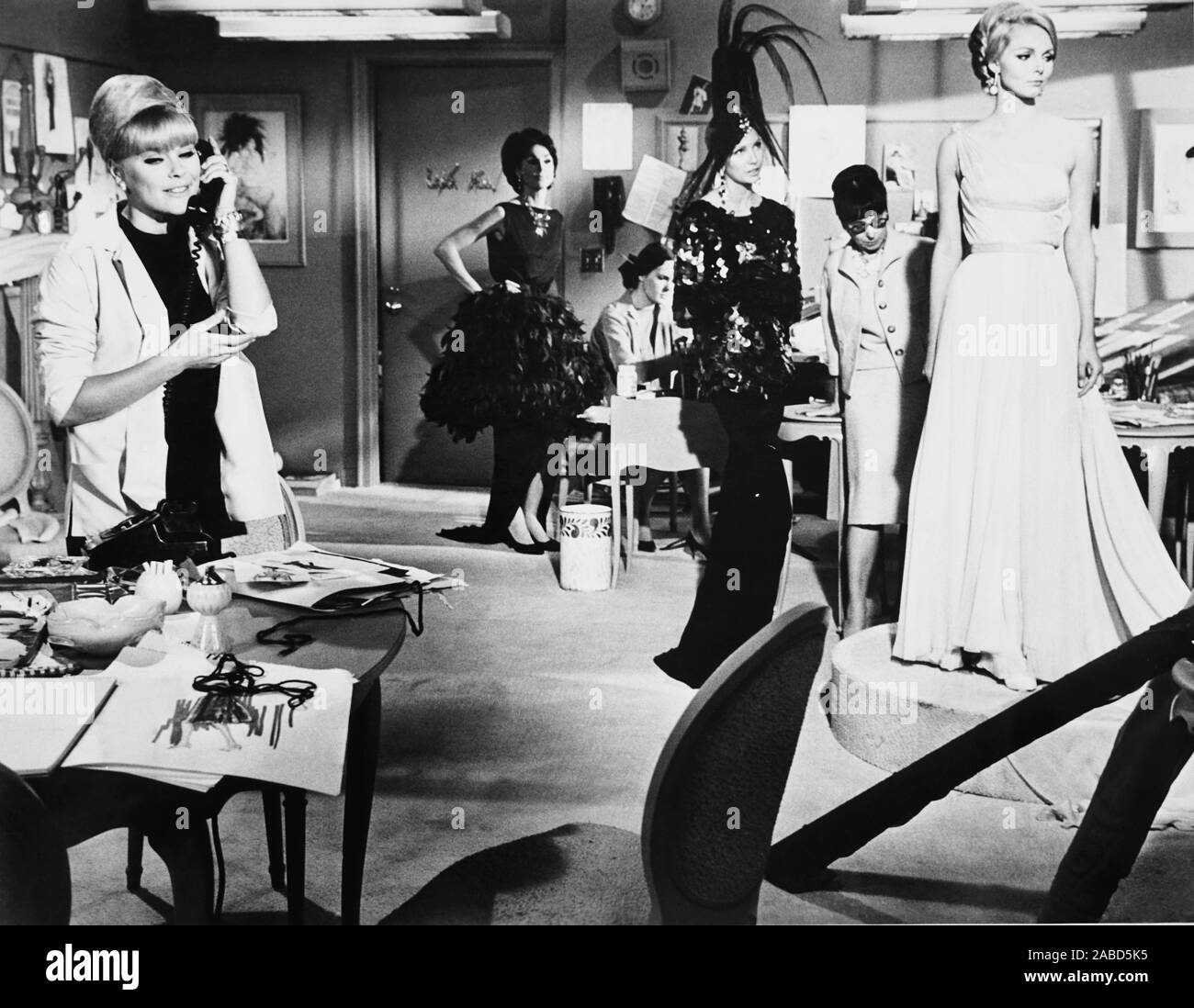 THE OSCAR, Elke Sommer (left), Edith Head (second from right), 1966 ...