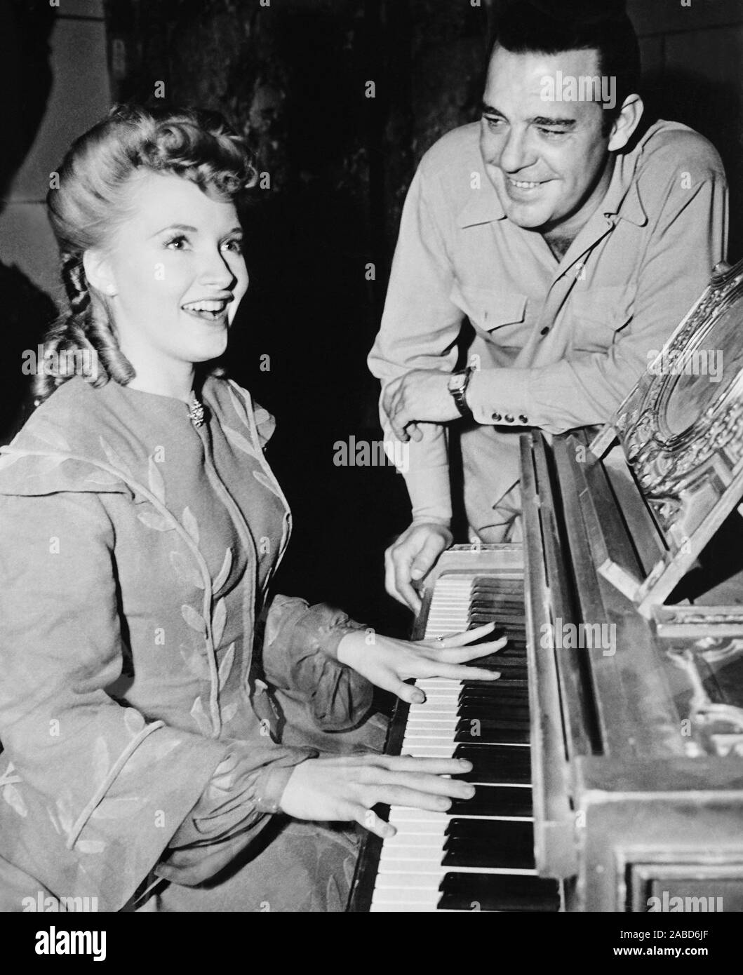 PHANTOM OF THE OPERA, from left: Susanna Foster visited by Lon Chaney ...