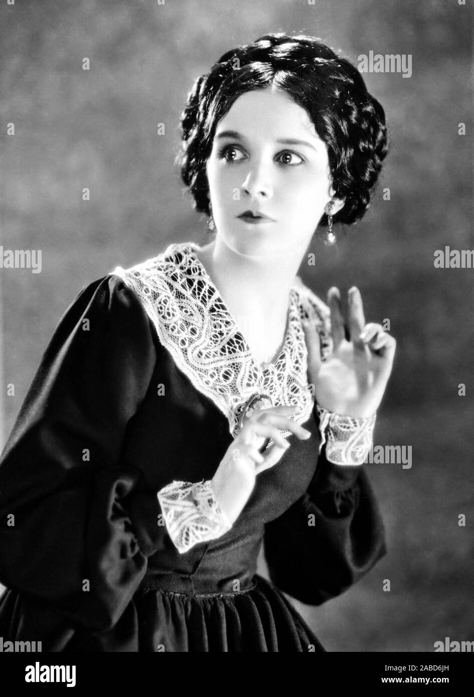 THE PHANTOM OF THE OPERA, Mary Philbin, 1925 Stock Photo - Alamy