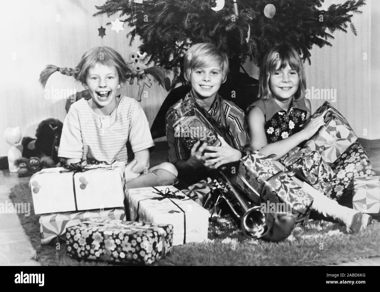 PIPPI GOES ON BOARD, (aka HAR KOMMER PIPPI LANGSTRUMP), from left ...