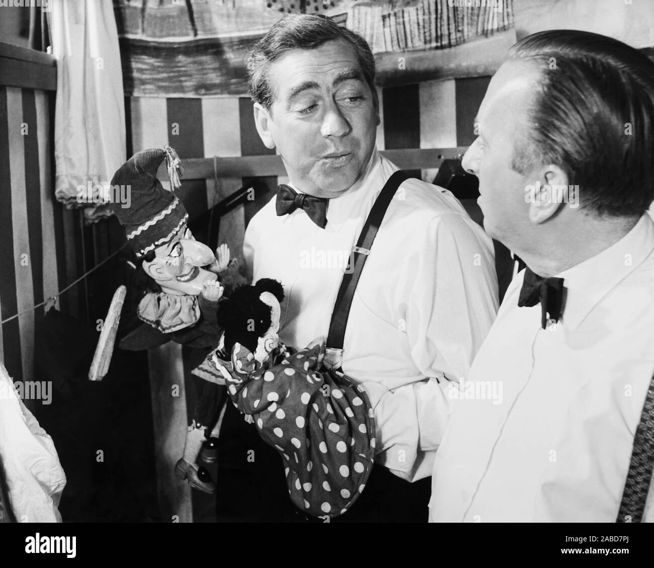 THE PUNCH AND JUDY MAN, from left: Tony Hancock, Hugh Lloyd, 1963 Stock ...