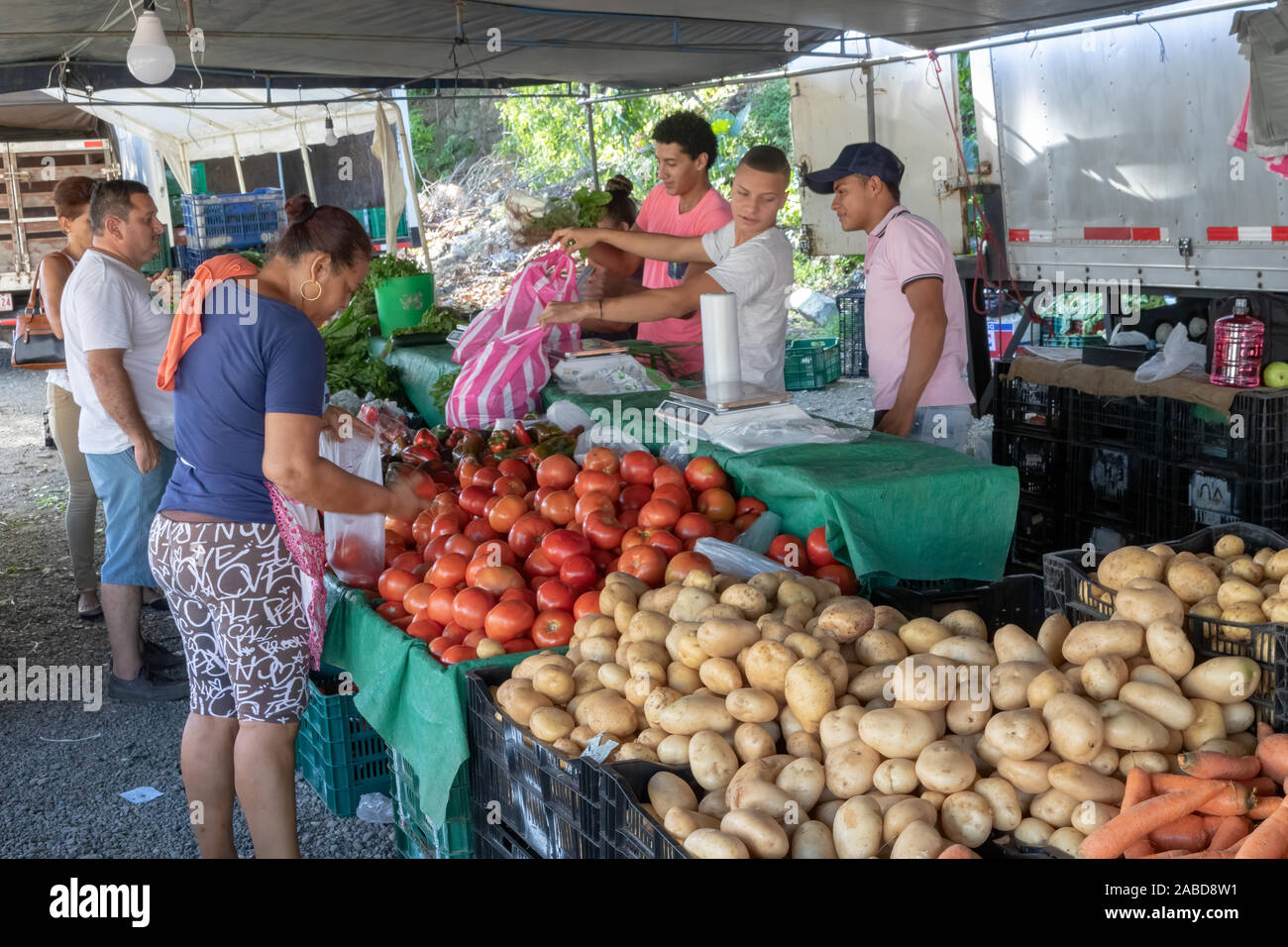 A busy farmer's market in downtown Quepos, Puntarenas Province, Costa ...
