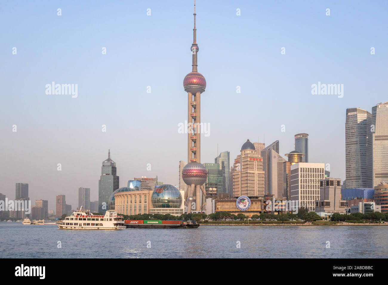 Landmarks in shanghai hi-res stock photography and images - Alamy