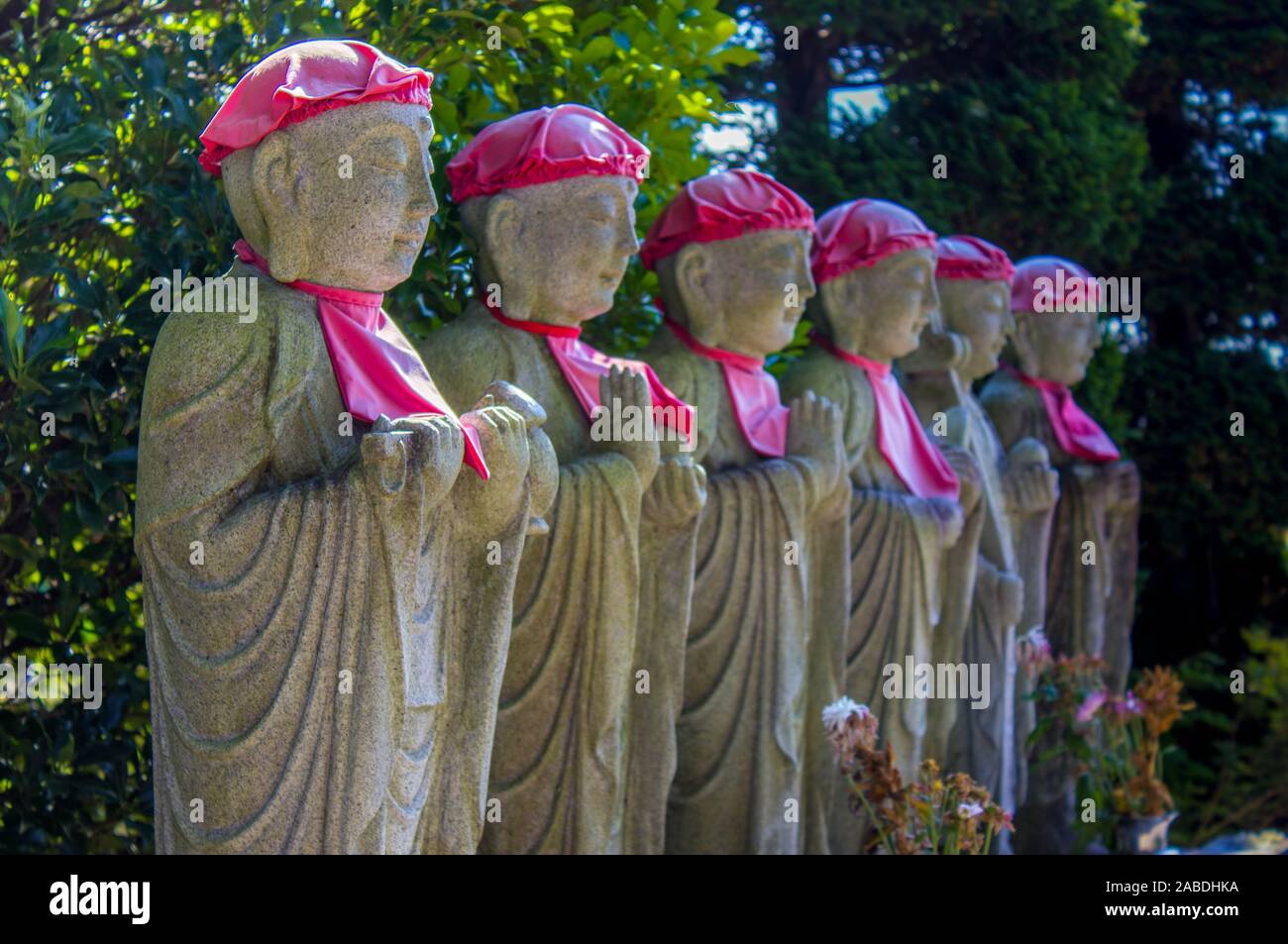 Guardian deity statues hi-res stock photography and images - Alamy