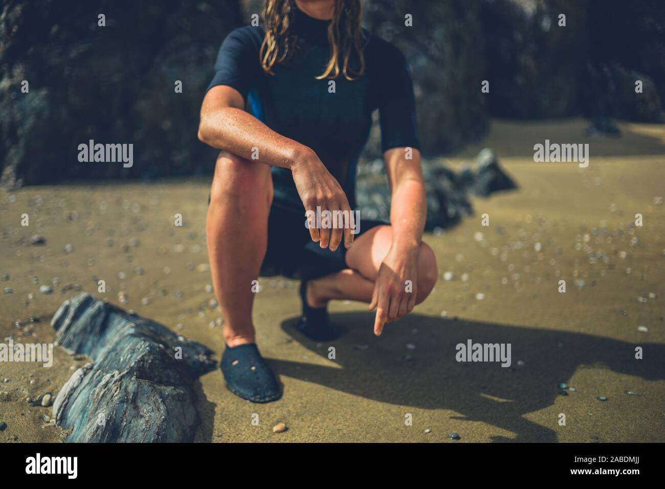 Crouched position hi-res stock photography and images - Alamy