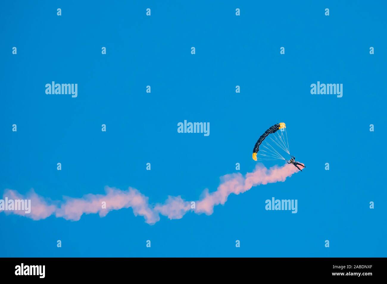 Usa army parachute hi-res stock photography and images - Alamy