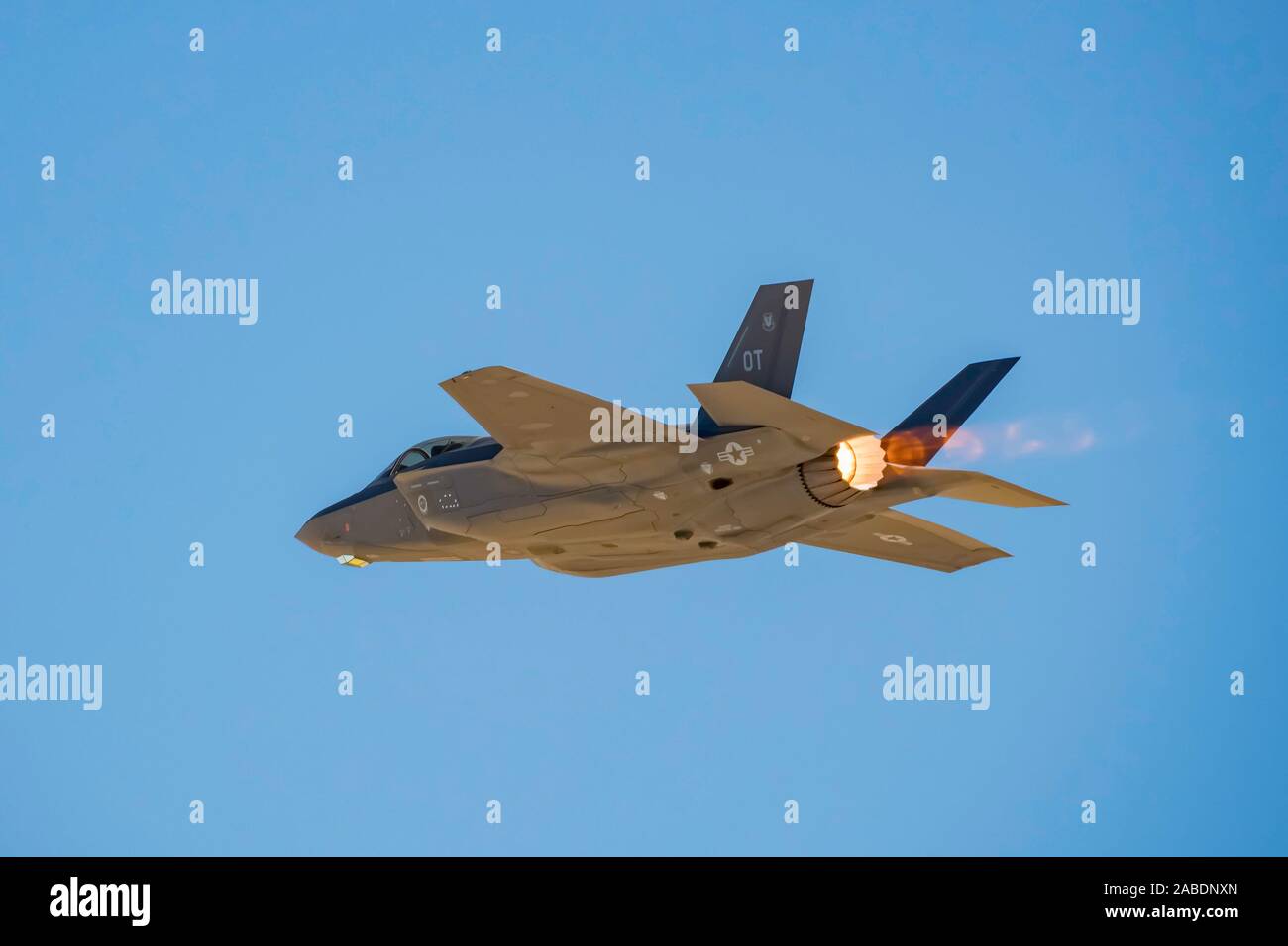 F 35 lightning ii fighter jet hi-res stock photography and images - Alamy