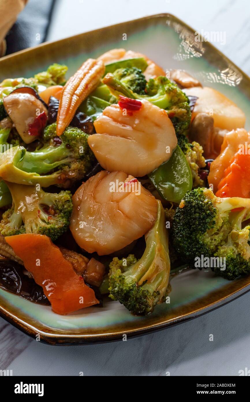 Szechuan stir fried scallops with Chinese Vegetables Stock Photo - Alamy