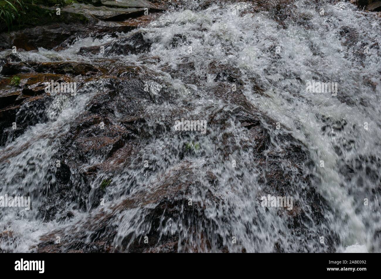 Flowing water texture hi-res stock photography and images - Alamy