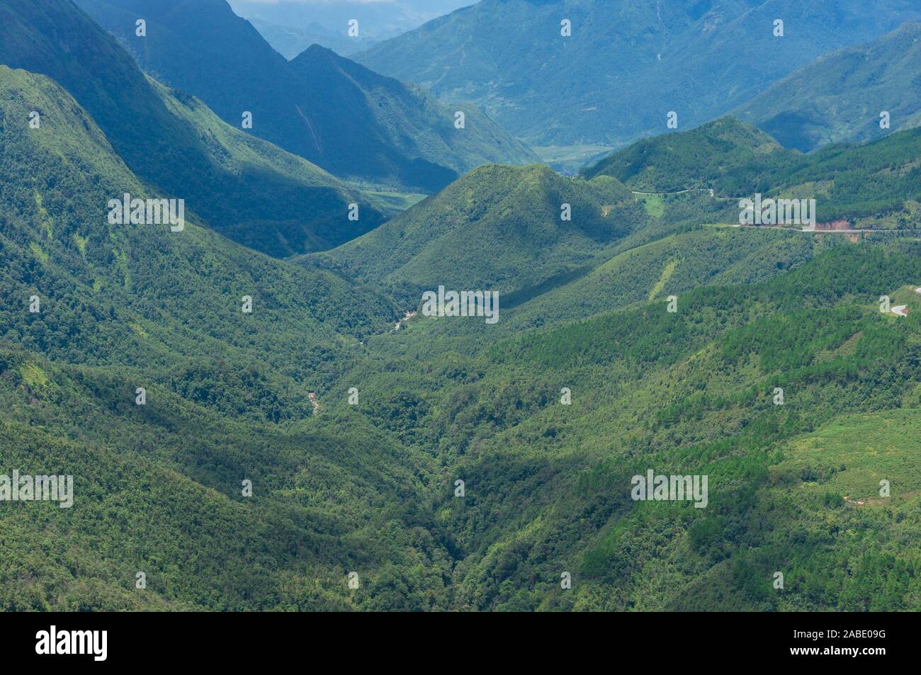 Mountain nature valley view hi-res stock photography and images - Alamy