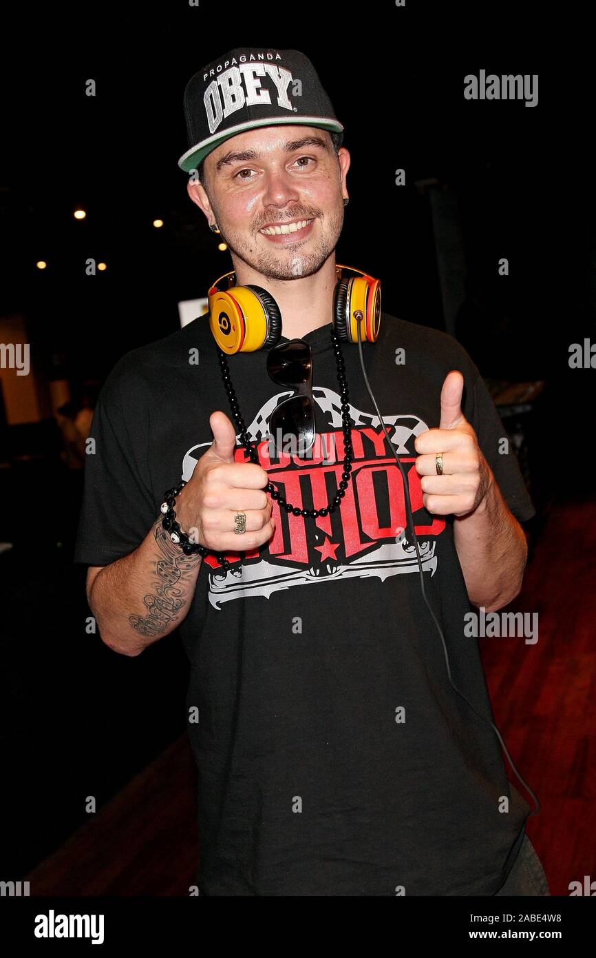 Dj flow hi-res stock photography and images - Alamy