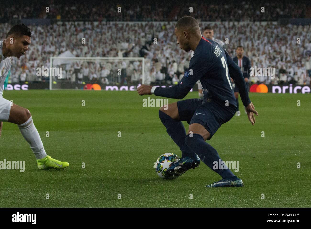 Mbappe (R) dribling. (Photo by Jorge Gonzalez/Pacific Press Stock Photo ...