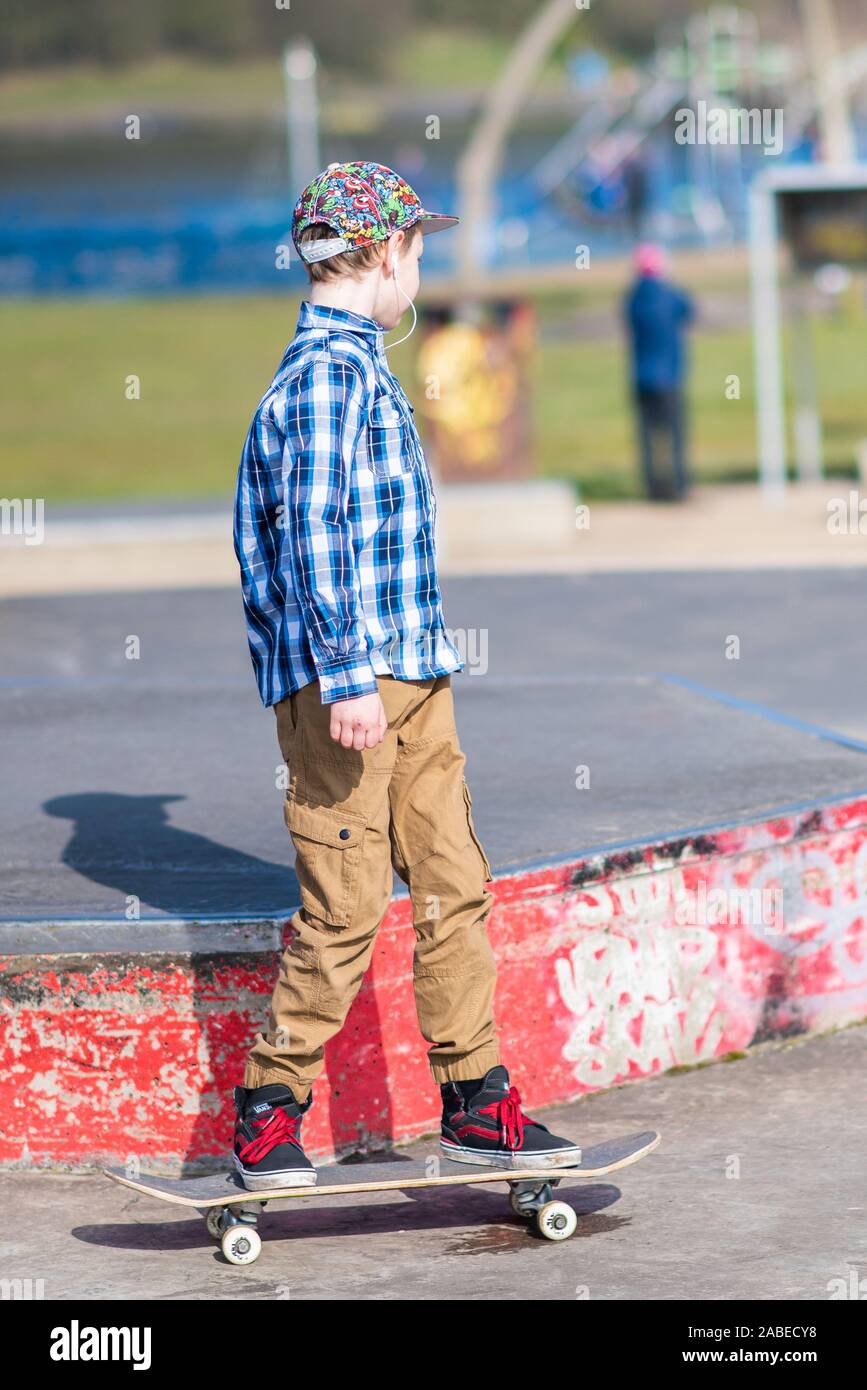 Skateboard ollie steps hi-res stock photography and images - Alamy