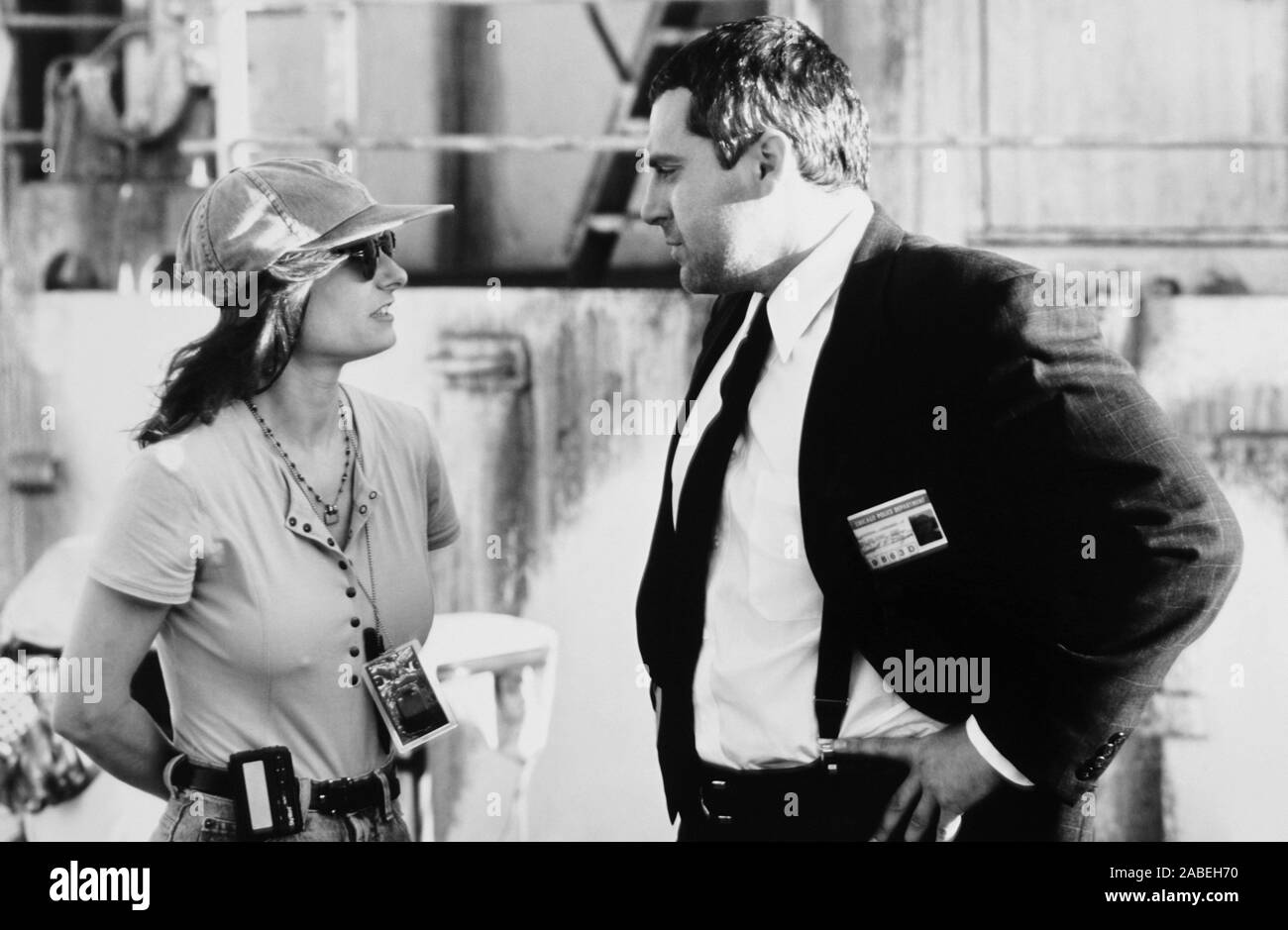 THE RELIC, from left: producer Gale Ann Hurd, Tom Sizemore on set, 1997 ...