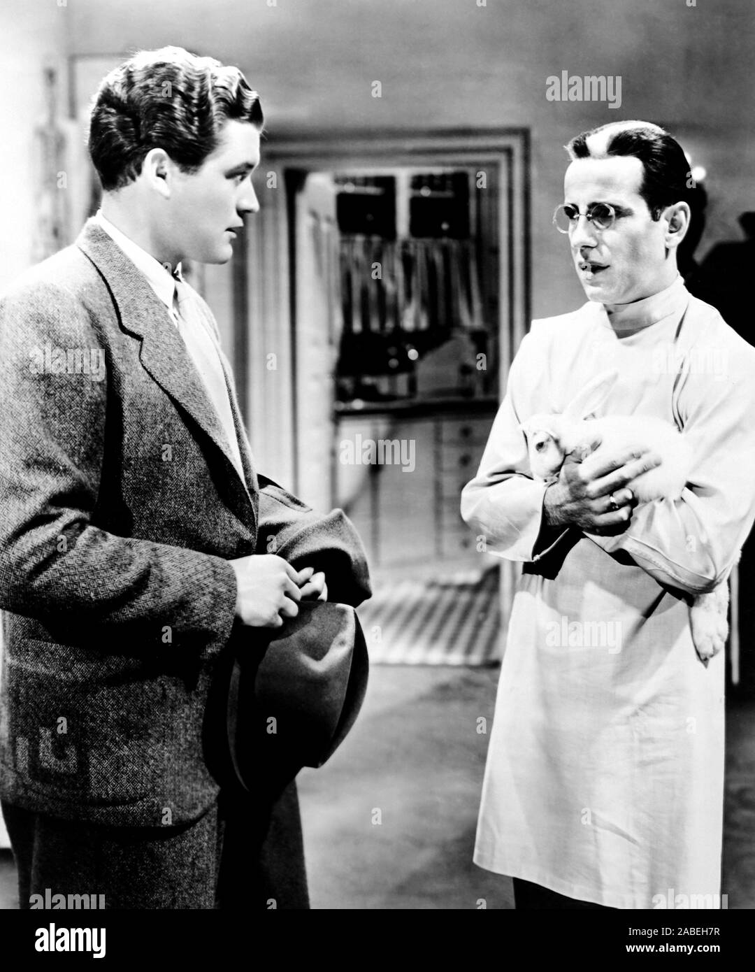 THE RETURN OF DOCTOR X, from left, Dennis Morgan, Humphrey Bogart, 1939 ...