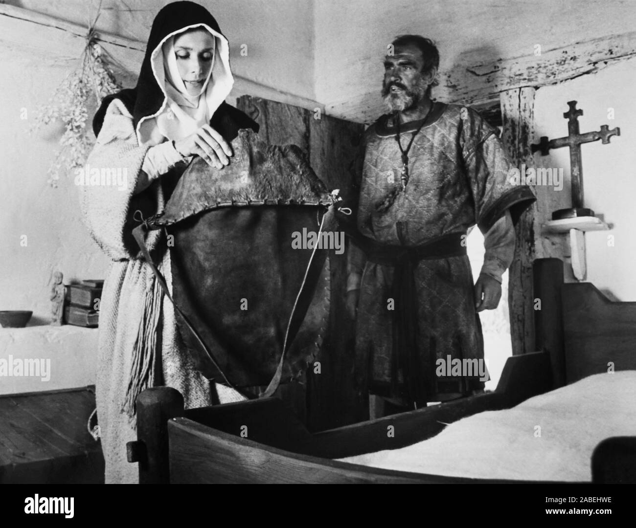 ROBIN AND MARIAN, from left: Audrey Hepburn, Sean Connery, 1976 Stock ...