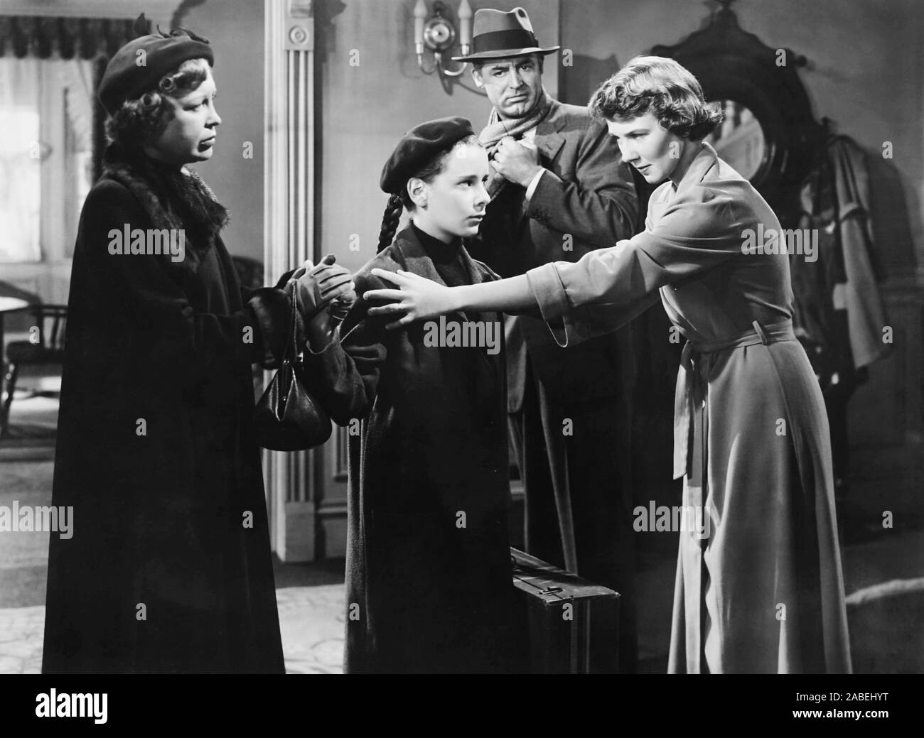 ROOM FOR ONE MORE, from left: Lurene Tuttle, Iris Mann, Cary Grant, Betsy Drake, 1952 Stock ...