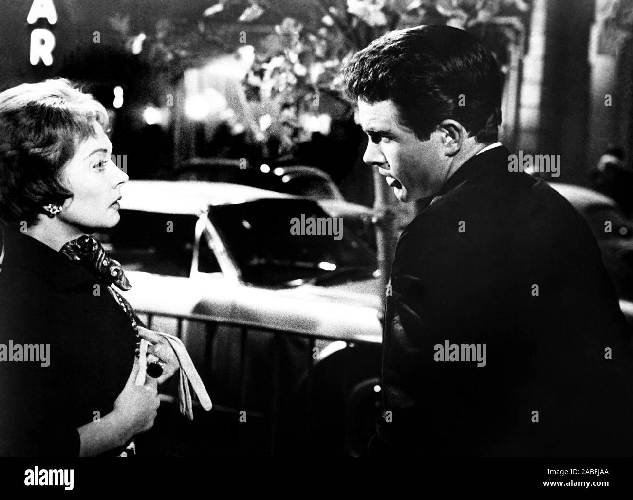 THE ROMAN SPRING OF MRS. STONE, from left, Vivien Leigh, Warren Beatty ...