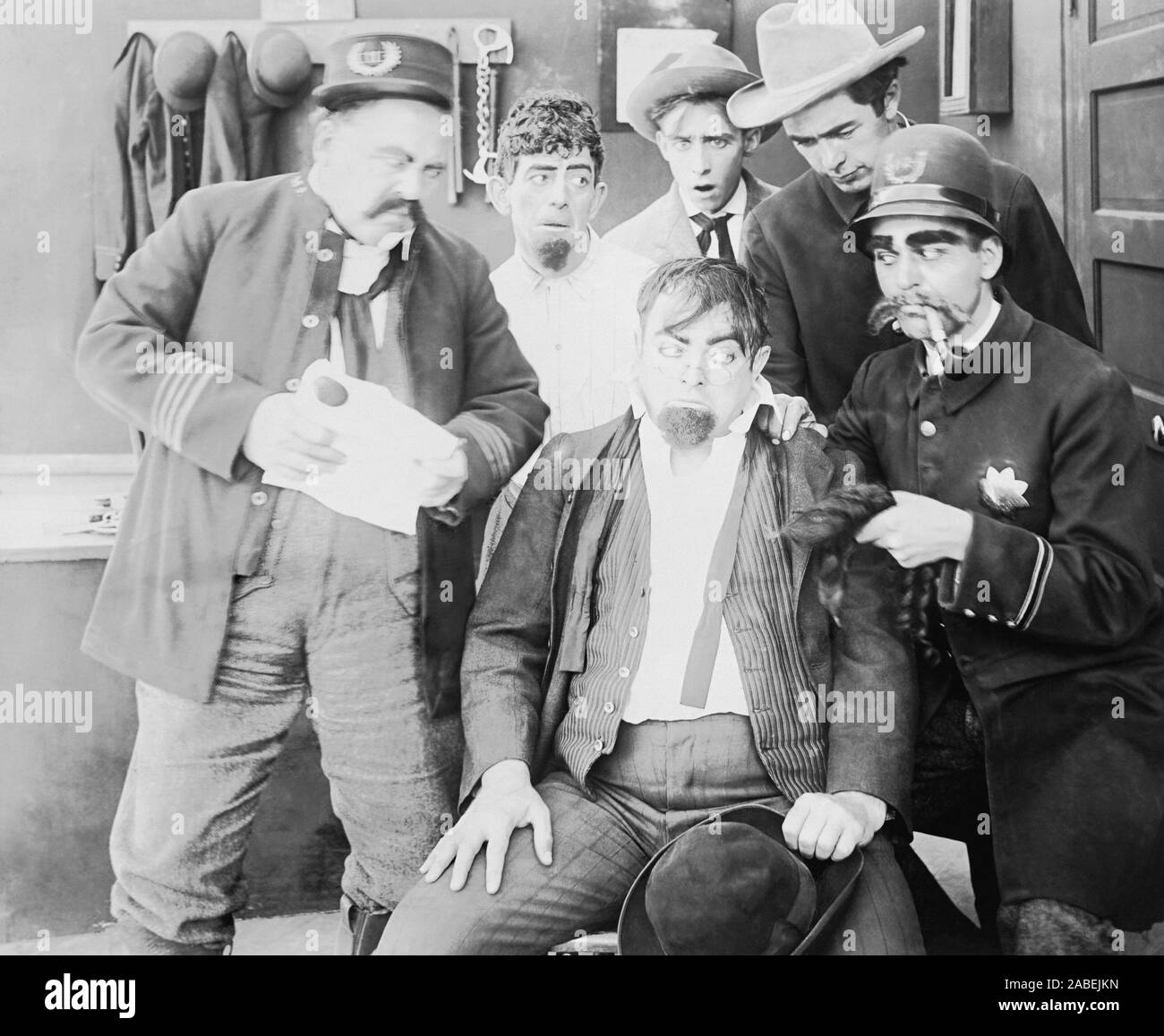 THE RURAL THIRD DEGREE, from left: Edgar Kennedy, Charles Avery, Fred ...