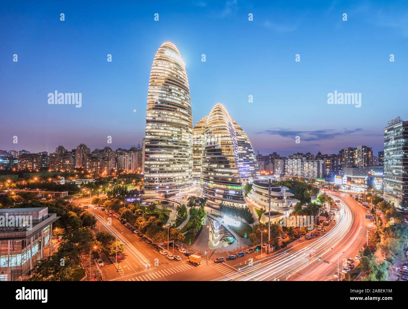 Asymmetric building hi-res stock photography and images - Alamy