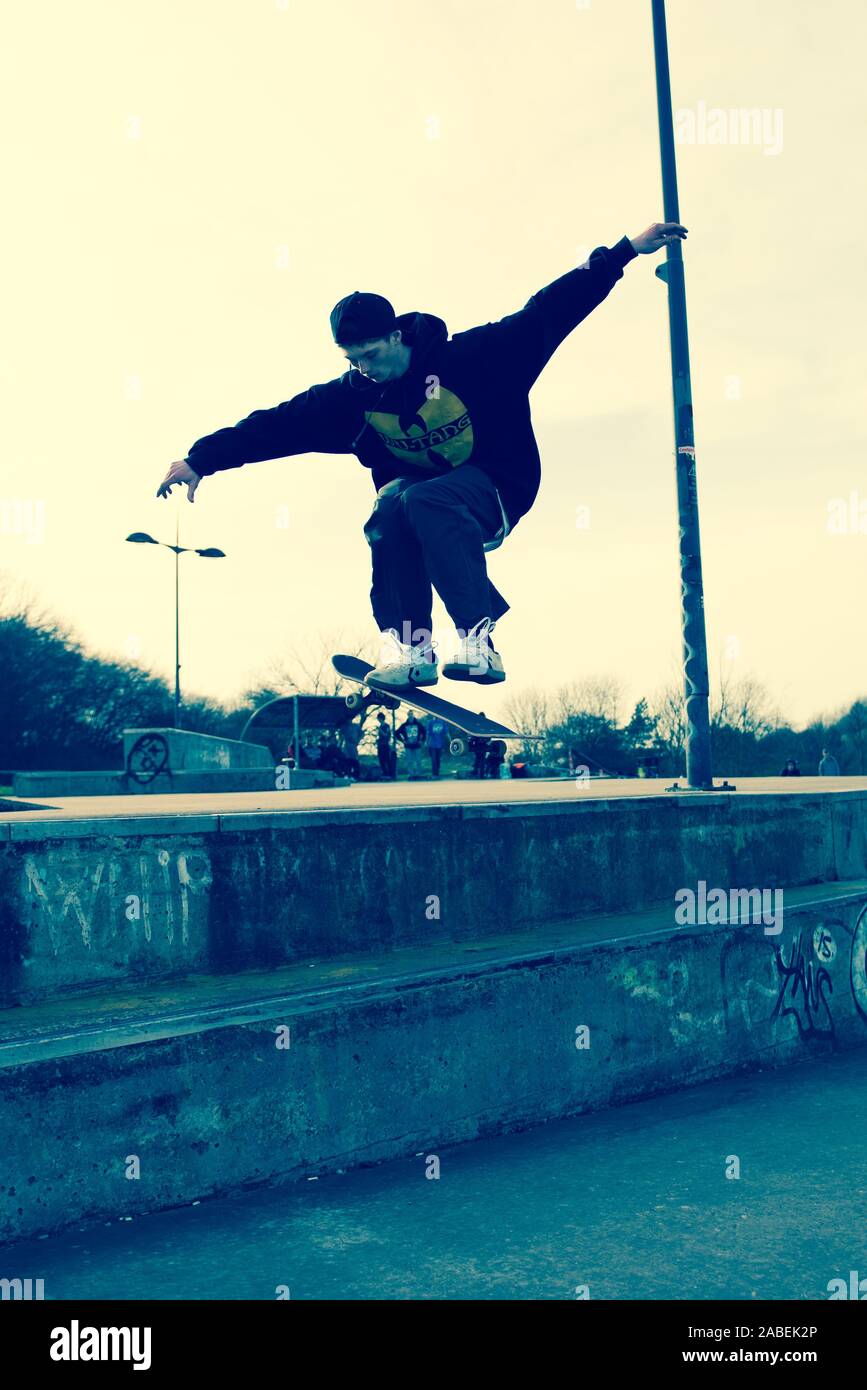 Flip tricks hi-res stock photography and images - Alamy