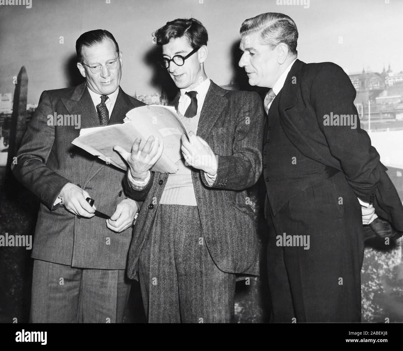 SEVEN DAYS TO NOON, from left: Robert Fabian visiting director John ...
