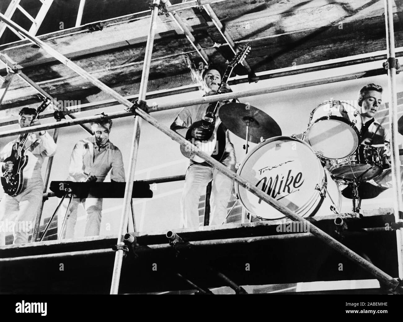 SING AND SWING, (aka LIVE IT UP!), The Outlaws, from left: Ritchie ...