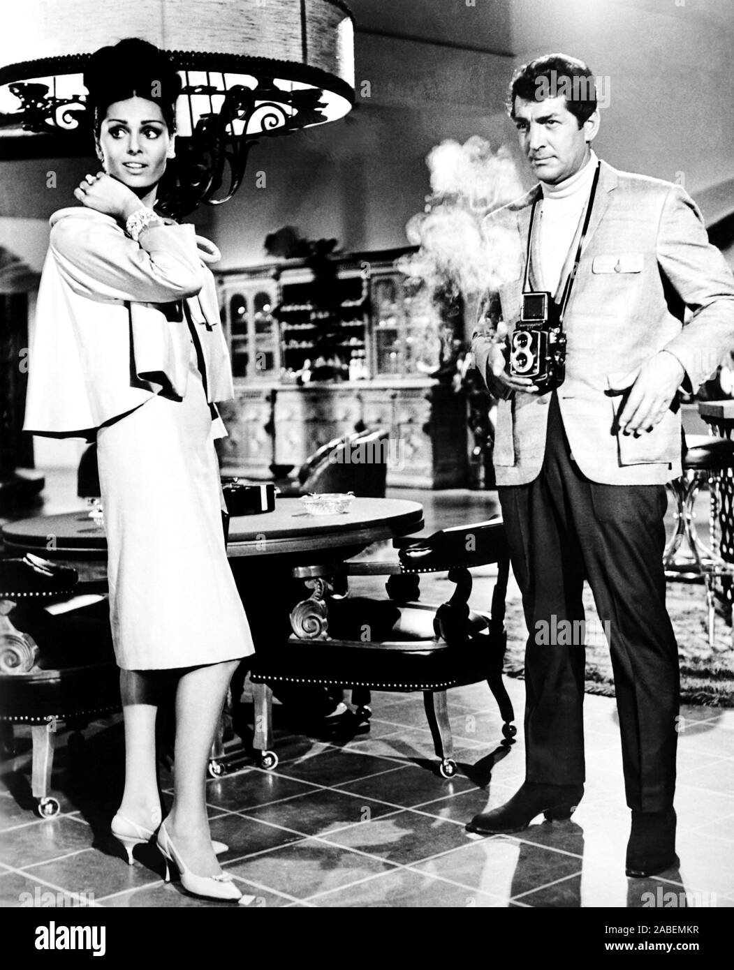 THE SILENCERS, from left, Daliah Lavi, Dean Martin, 1966 Stock Photo ...