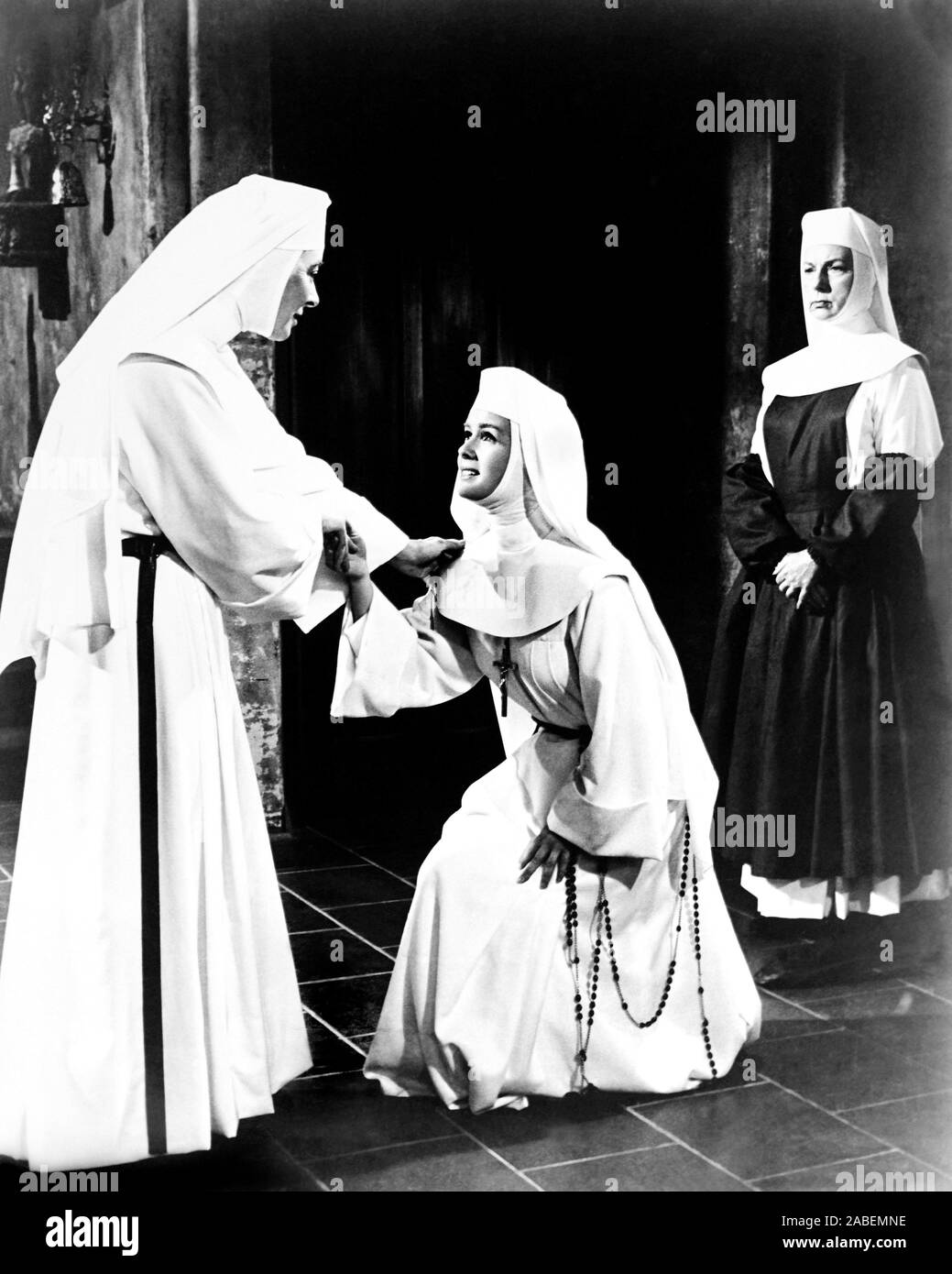 THE SINGING NUN, from left, Greer Garson, Debbie Reynolds, Agnes ...