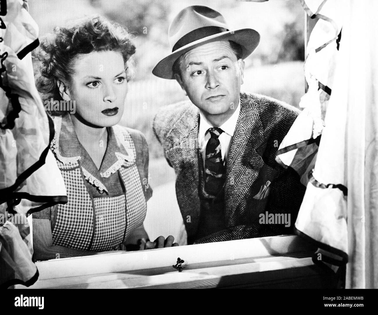 SITTING PRETTY, from left, Maureen O'Hara, Robert Young, 1948, TM ...