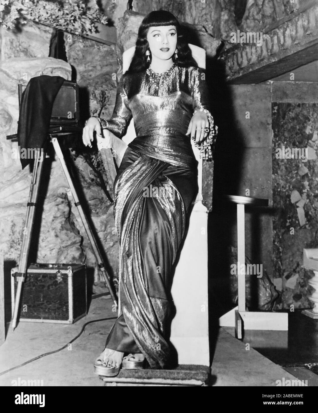 SIREN OF ATLANTIS, Maria Montez on set, 1949 Stock Photo - Alamy