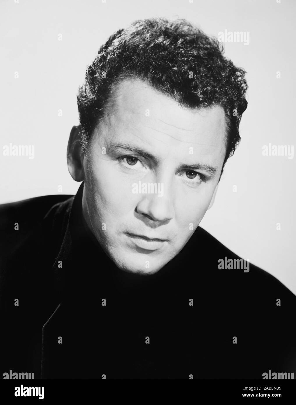 SMUGGLER'S GOLD, Cameron Mitchell, 1951 Stock Photo - Alamy