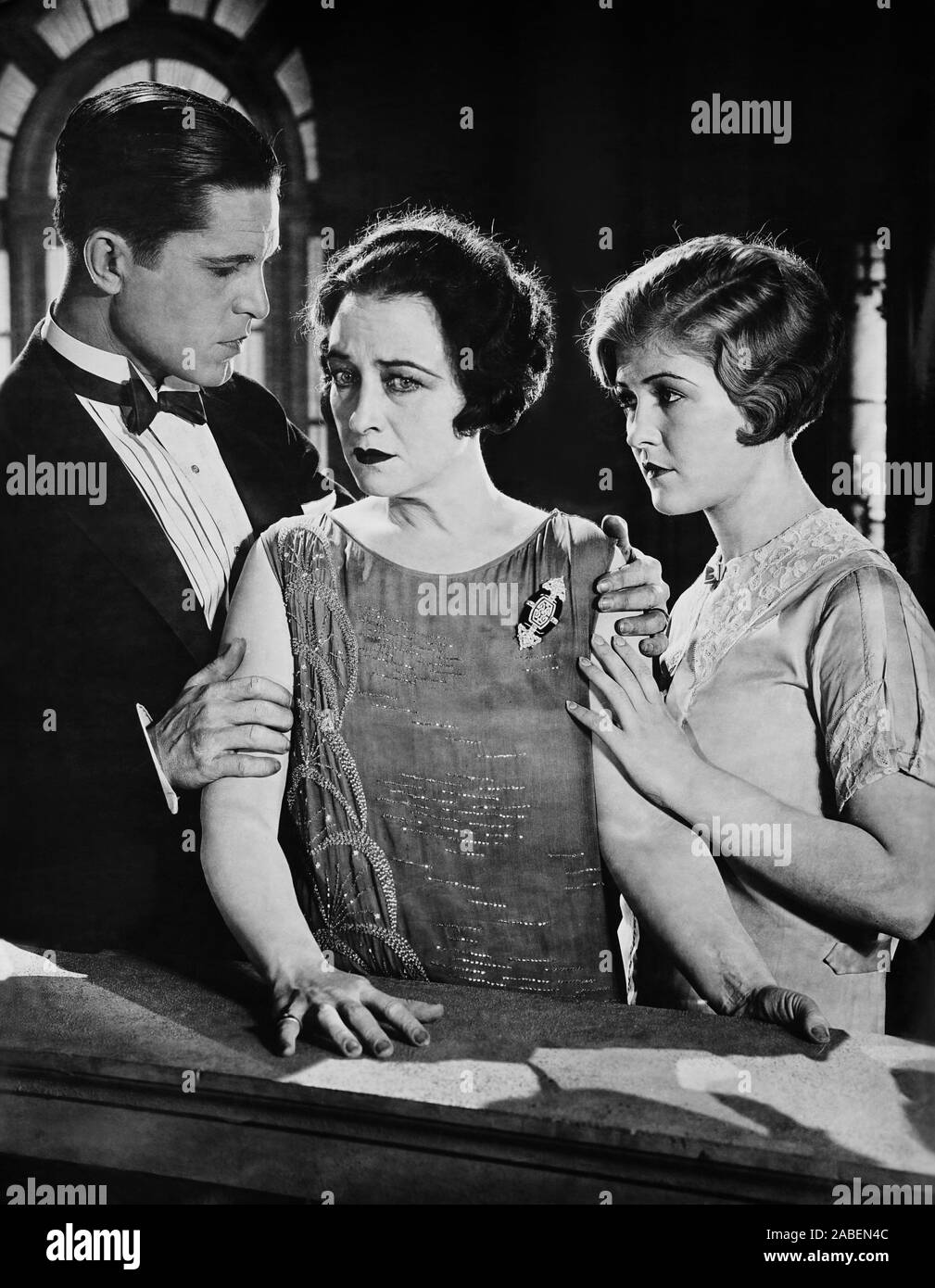 SMOULDERING FIRES, from left: Malcolm McGregor, Pauline Frederick ... SMOULDERING FIRES, from left: Malcolm McGregor, Pauline Frederick ...