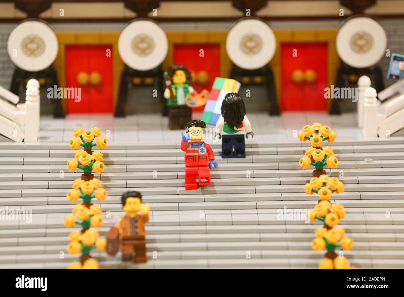 Tall lego building hi-res stock photography and images - Alamy
