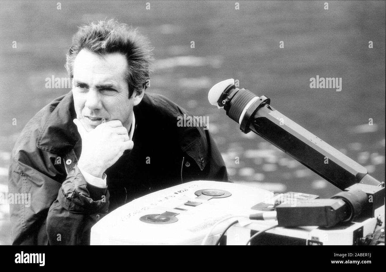 STAR WARS: EPISODE I-THE PHANTOM MENACE, producer Rick McCallum on set ...