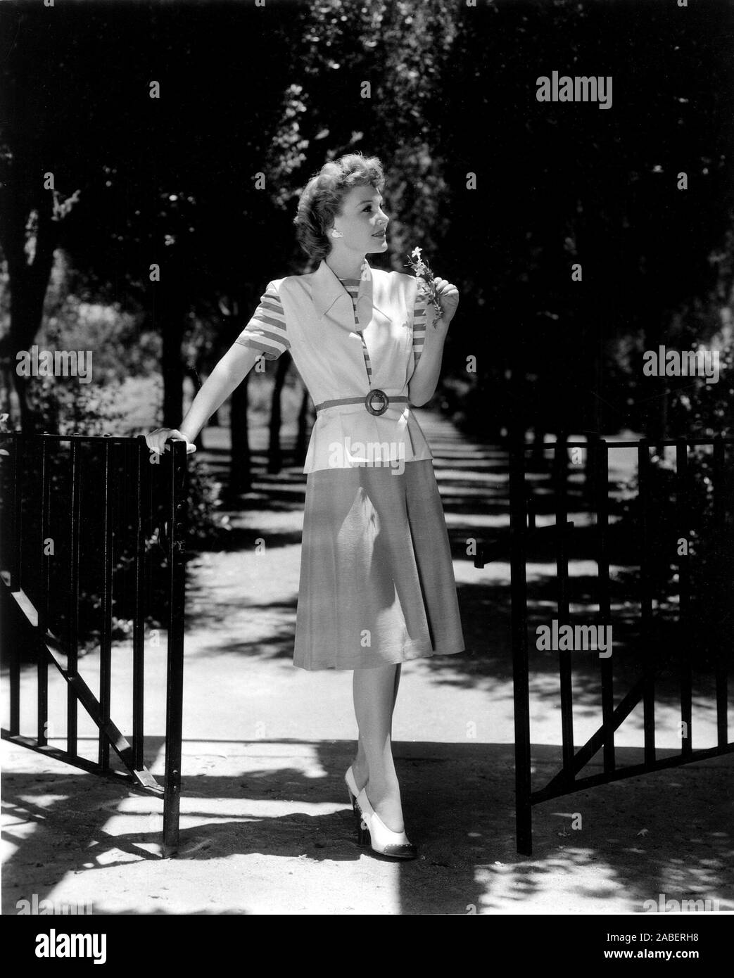 SULLIVAN'S TRAVELS, Margaret Hayes, in a brown and white shantung ...