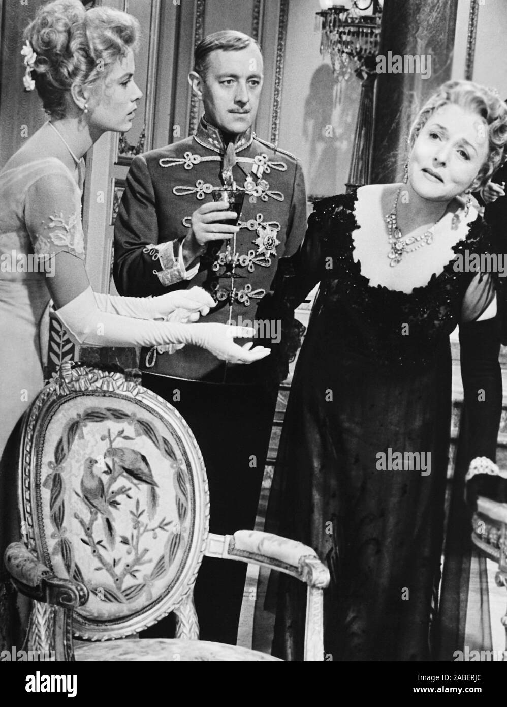THE SWAN, from left, Grace Kelly, Alec Guinness, Jessie Royce Landis ...
