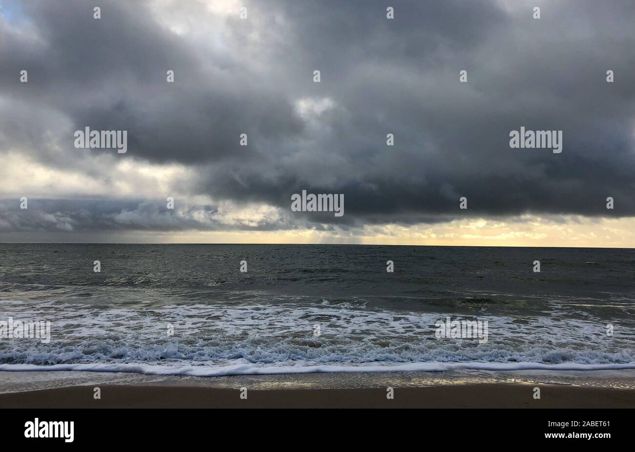 Ouching the wall hi-res stock photography and images - Alamy