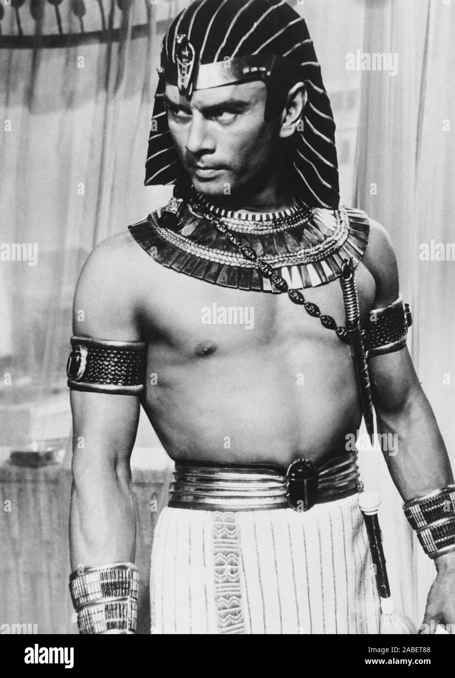THE TEN COMMANDMENTS, Yul Brynner, 1956 Stock Photo - Alamy