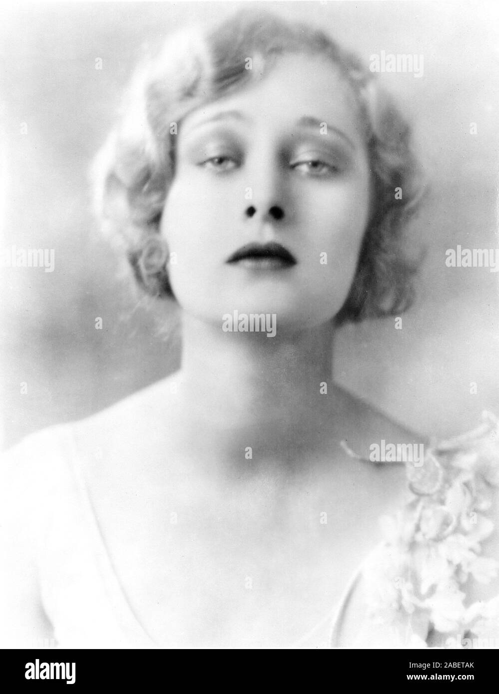 TENDERLOIN, Dolores Costello, 1928 Stock Photo - Alamy