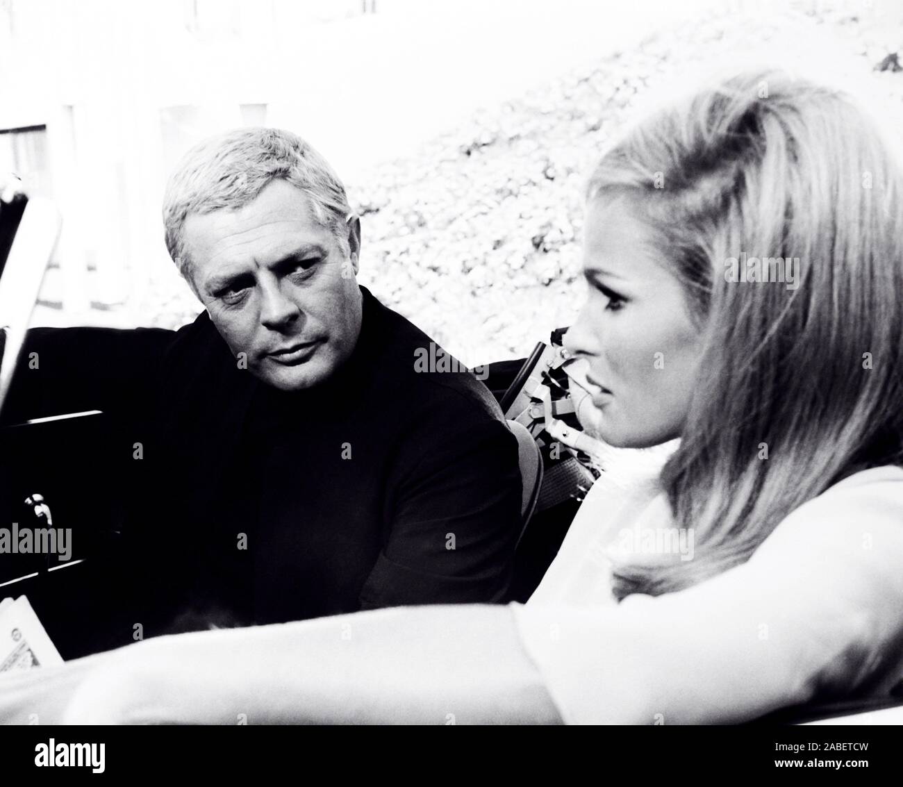 THE 10th VICTIM, (aka THE TENTH VICTIM, aka LA DECIMA VITTIMA), from ...