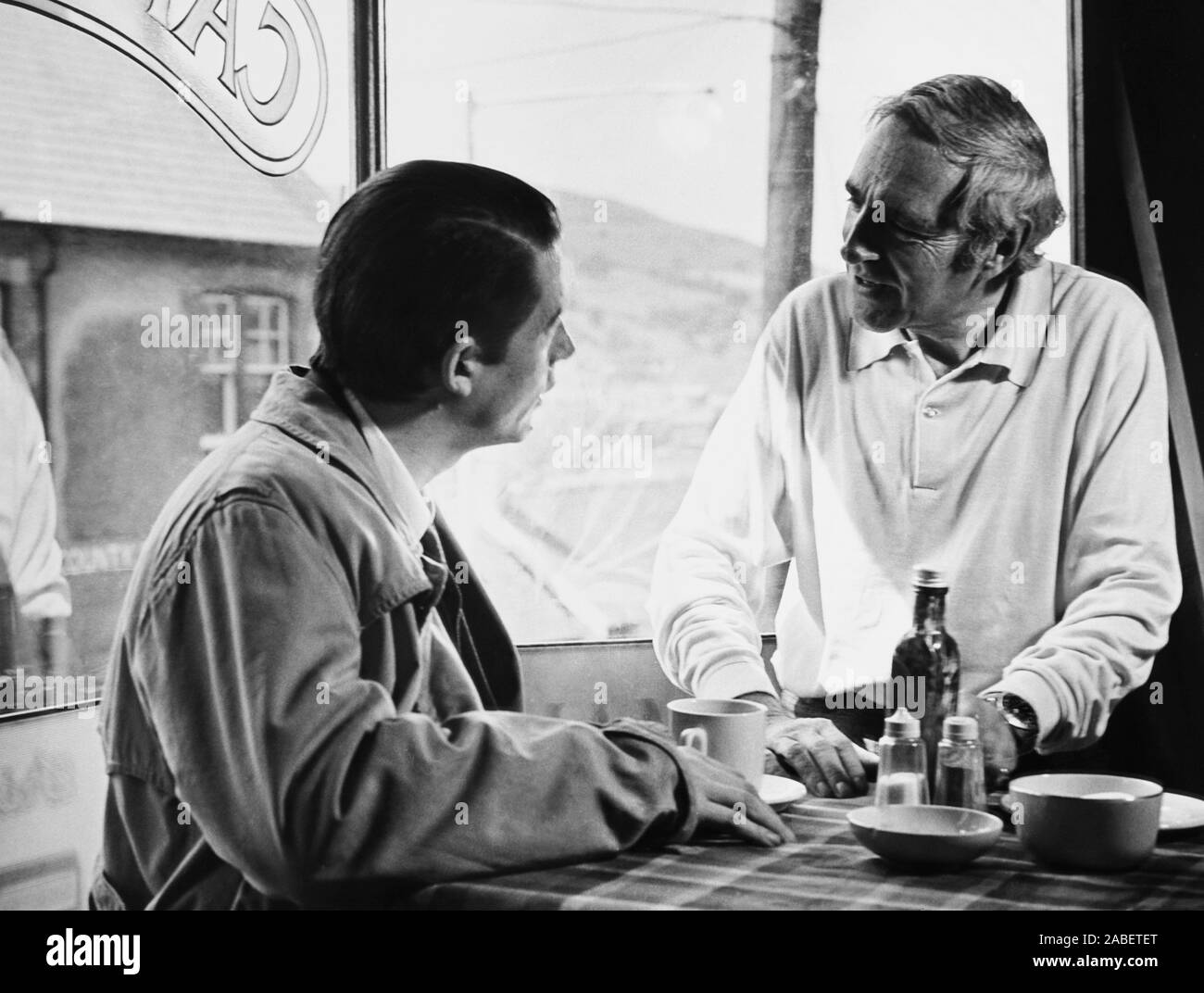 10 RILLINGTON PLACE, from left: John Hurt, director Richard Fleischer ...