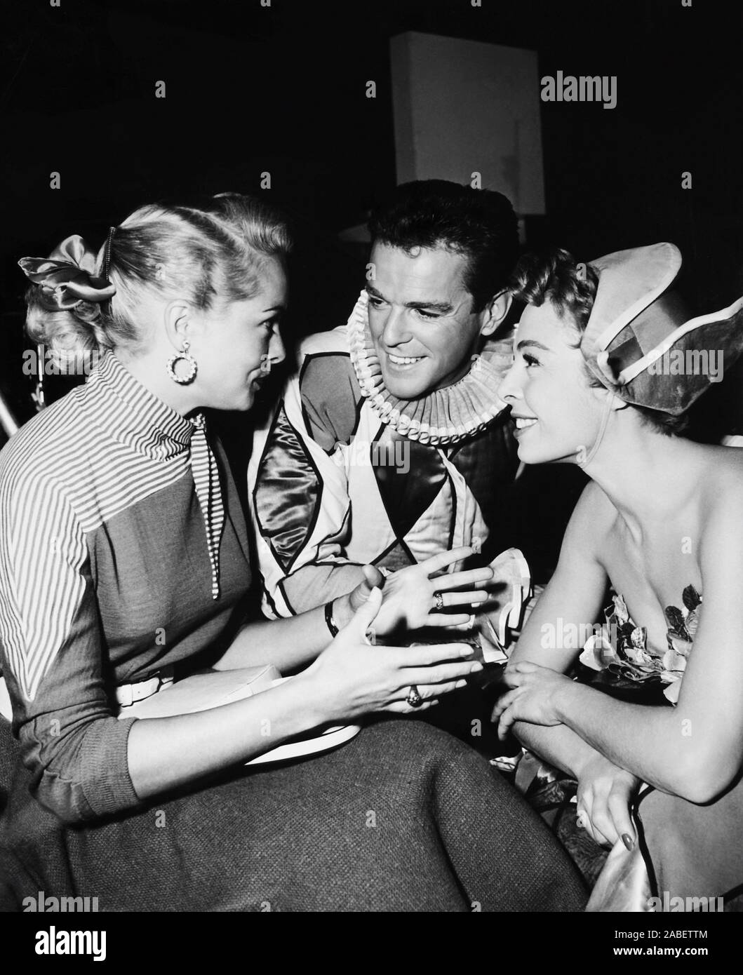 THREE FOR THE SHOW, from left: Janet Leigh visiting Gower Champion ...