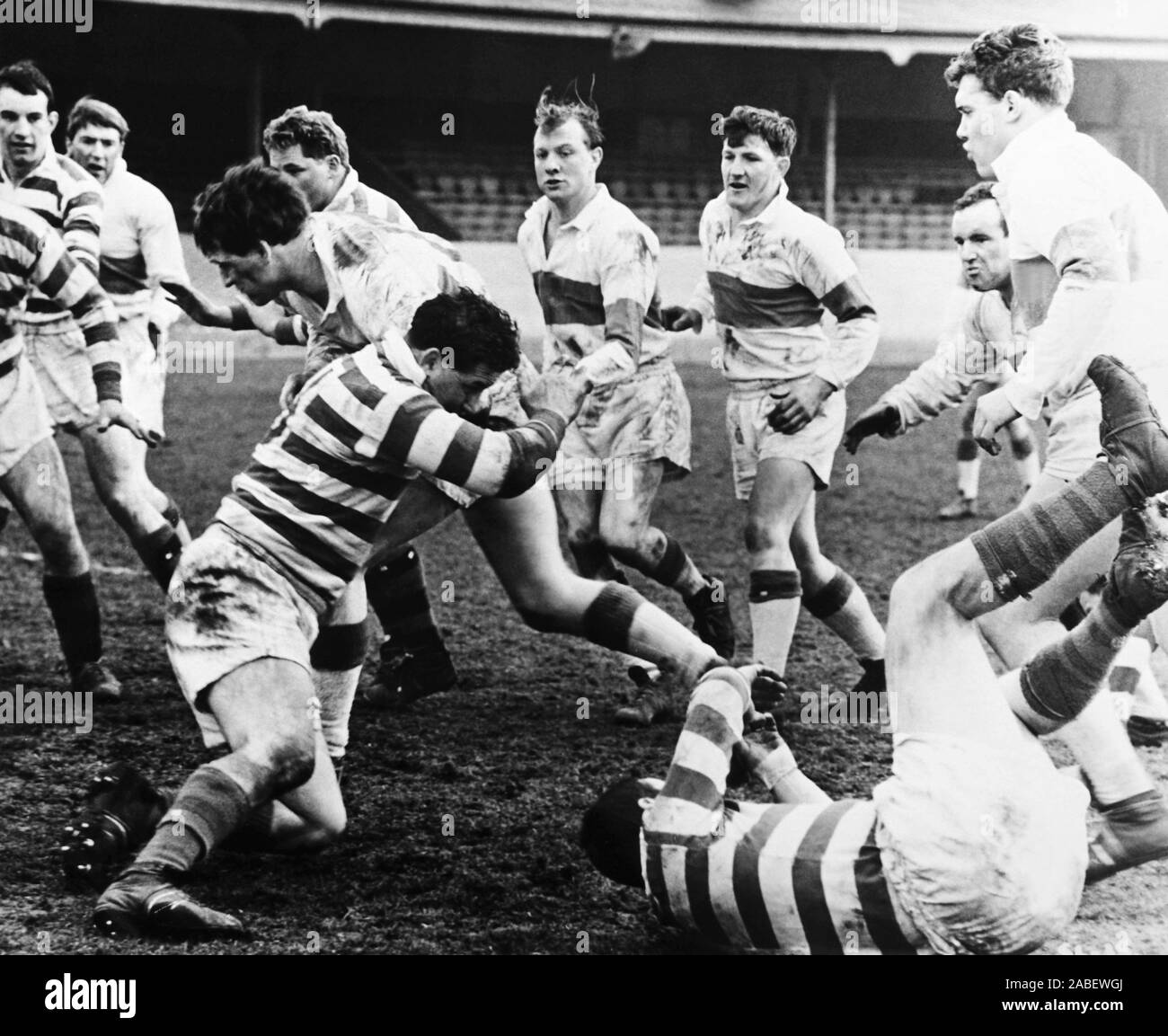 THIS SPORTING LIFE, Richard Harris (running left), 1963 Stock Photo - Alamy