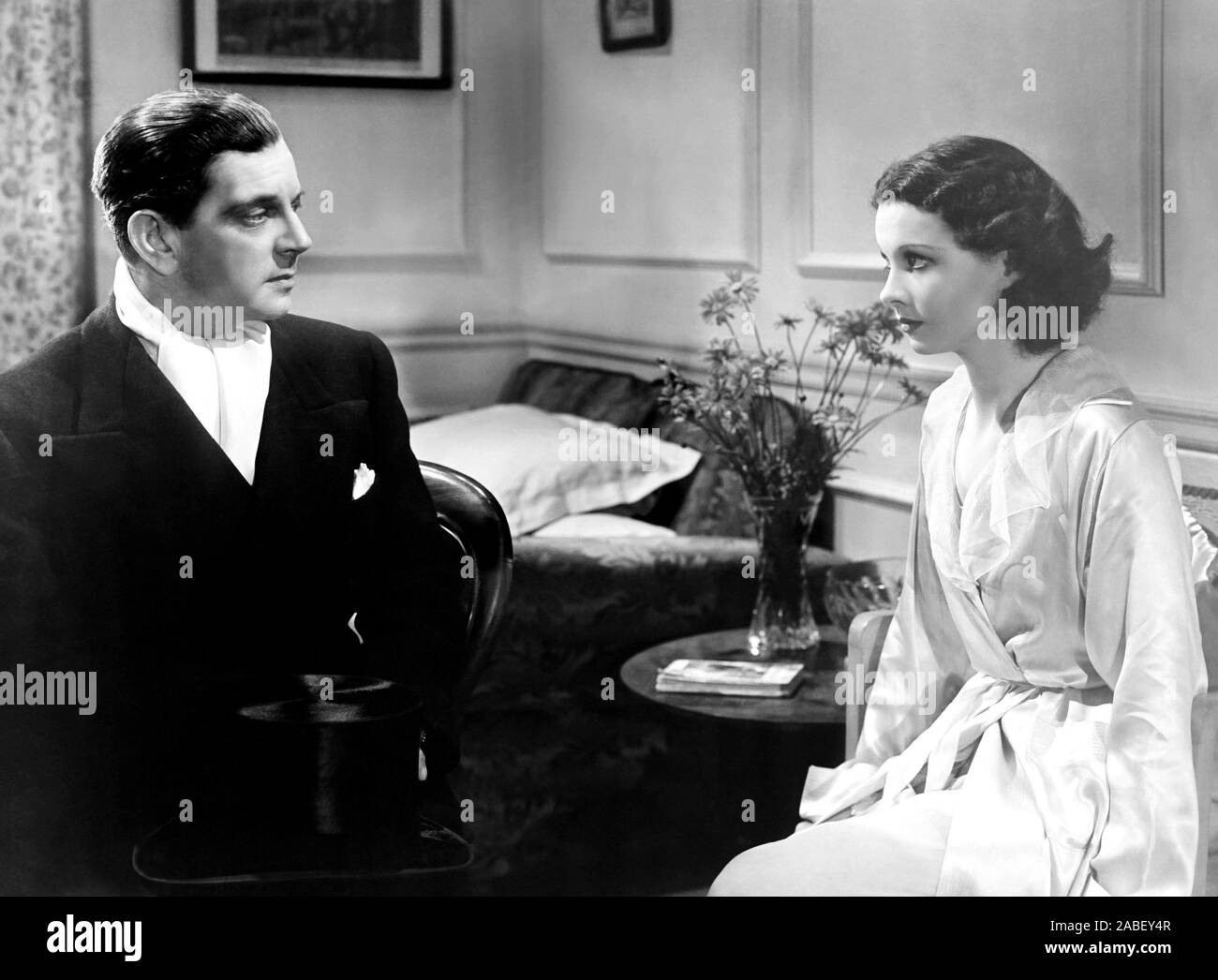 21 DAYS, (aka 21 DAYS TOGETHER), from left, Leslie Banks, Vivien Leigh ...