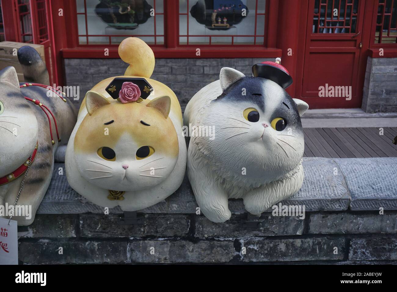 Cute giant cats were put at the Shenwu Gate of the Forbidden City in ...