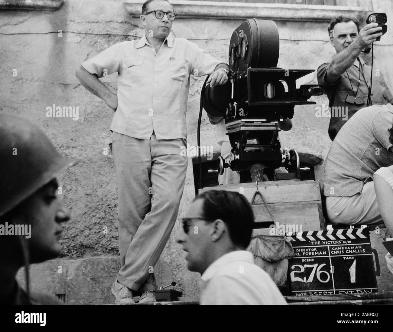 THE VICTORS, from left: director Carl foreman, cinematographer ...