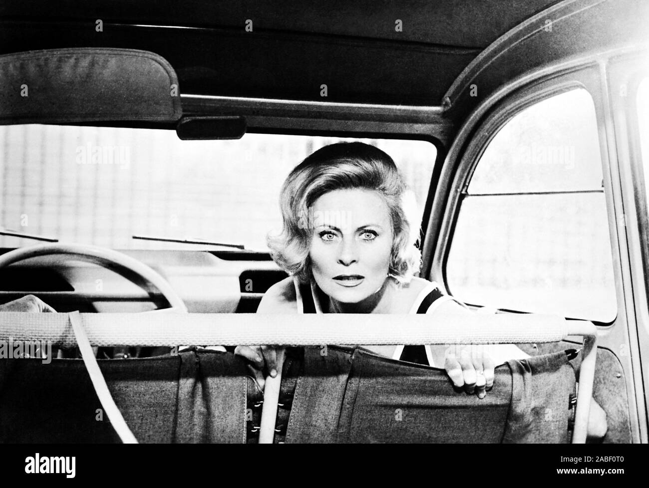 WEB OF FEAR, (aka CONSTANCE AUX ENFERS), Michele Morgan, 1964 Stock ...