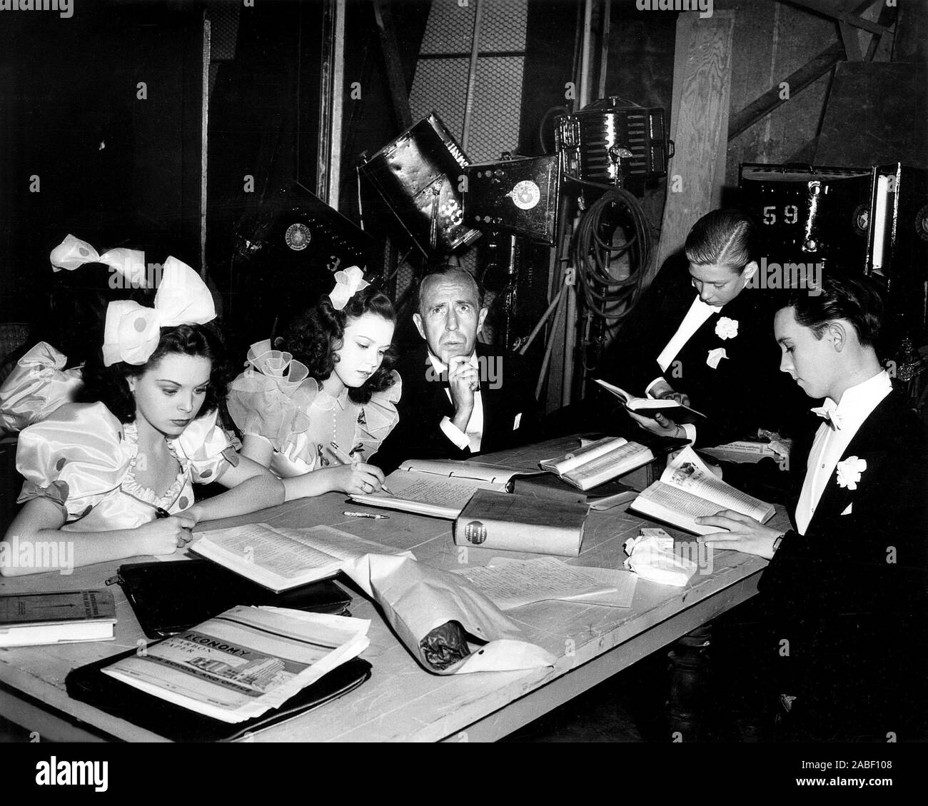 WHAT'S COOKIN'?, from left, Dorothy Babb, Gloria Jean, Charles ...